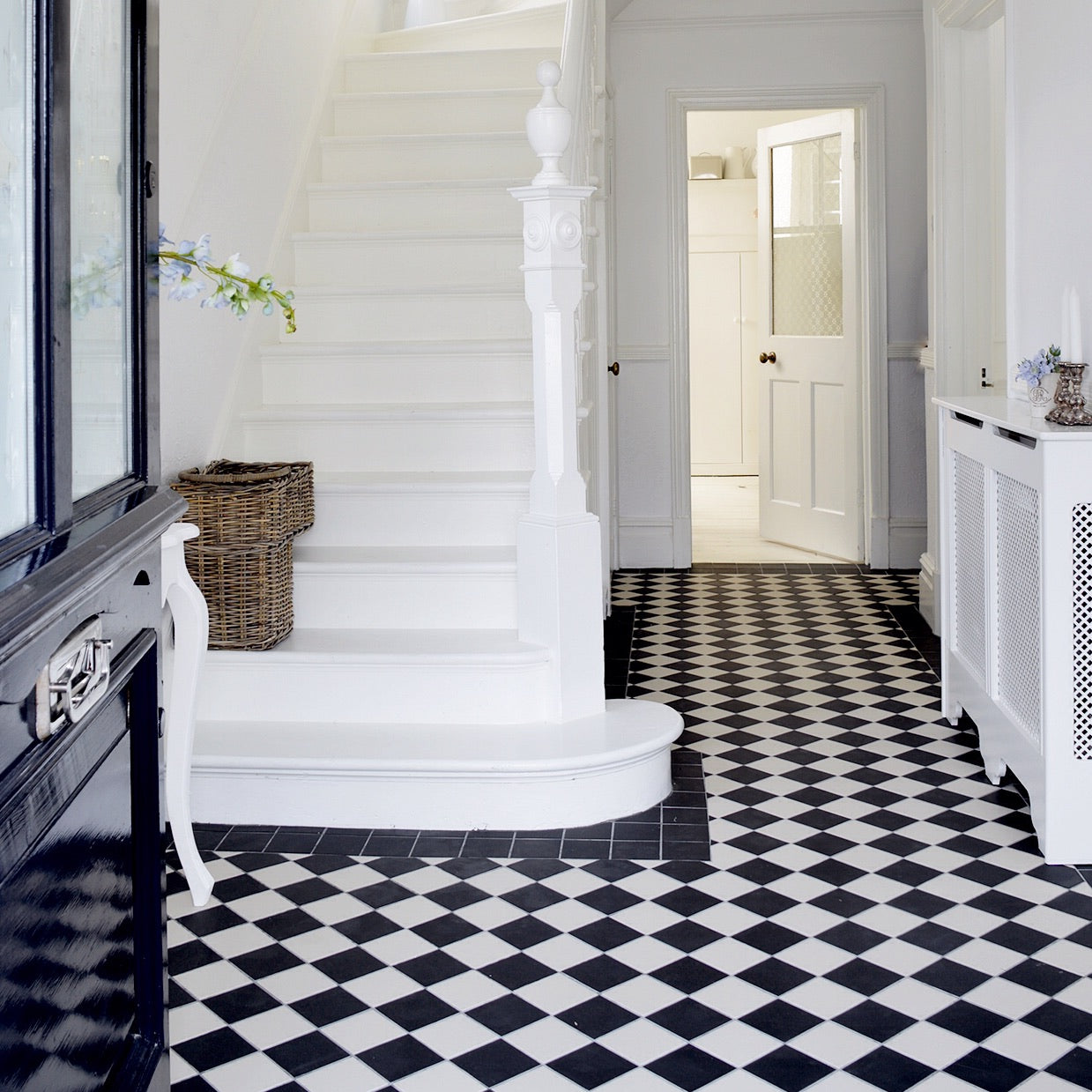 Black & White Victorian Tiles: A Key To Timeless Home Design ...